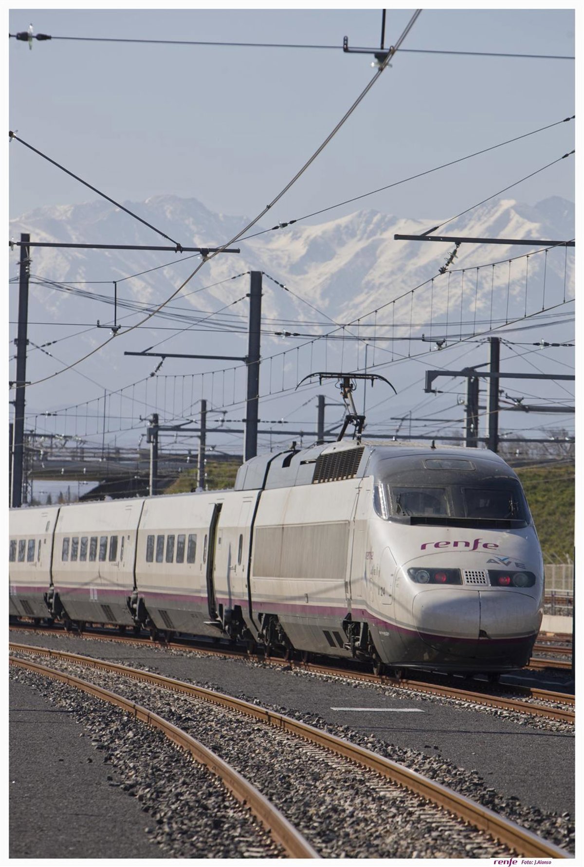 Renfe y SNCF venden 2.000 billetes del AVE a Francia en las primeras ...