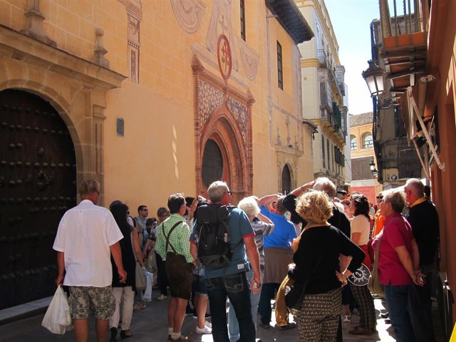 El turismo cultural atrae ya a más de 3,2 millones de turistas a la ...