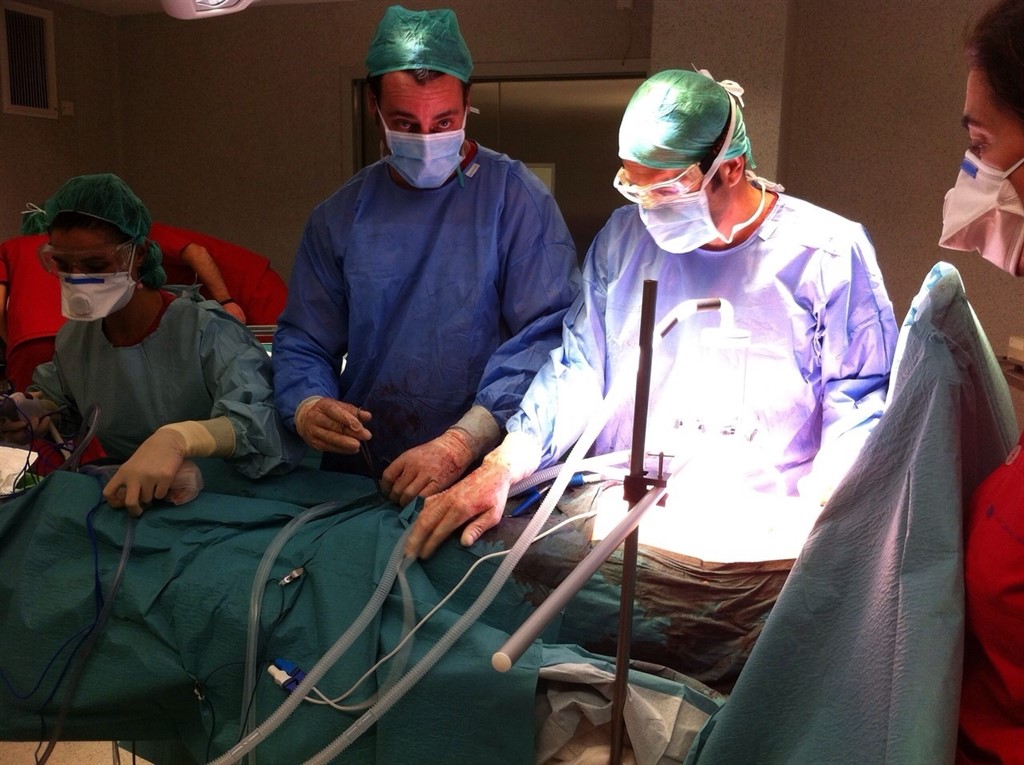 Realizan con éxito el primer tratamiento de carcinomatosis peritoneal ...