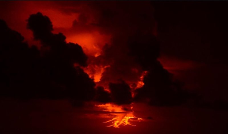 IMÁGENES: El volcán Wolf en las Galápagos entra en erupción de manera ...