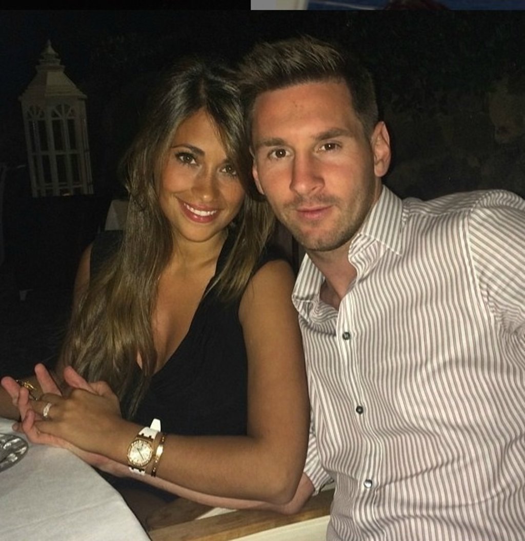 La esposa de Messi seguirá ingresada aunque evoluciona "favorablemente"