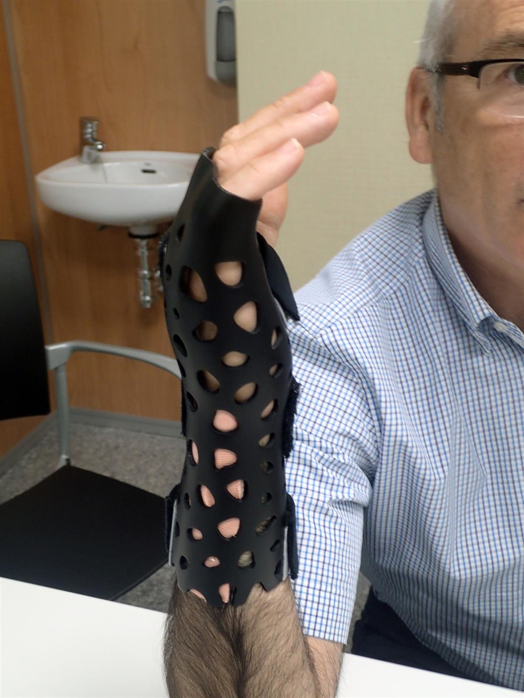 Colocan por primera vez una férula impresa en 3D para inmovilizar una ...