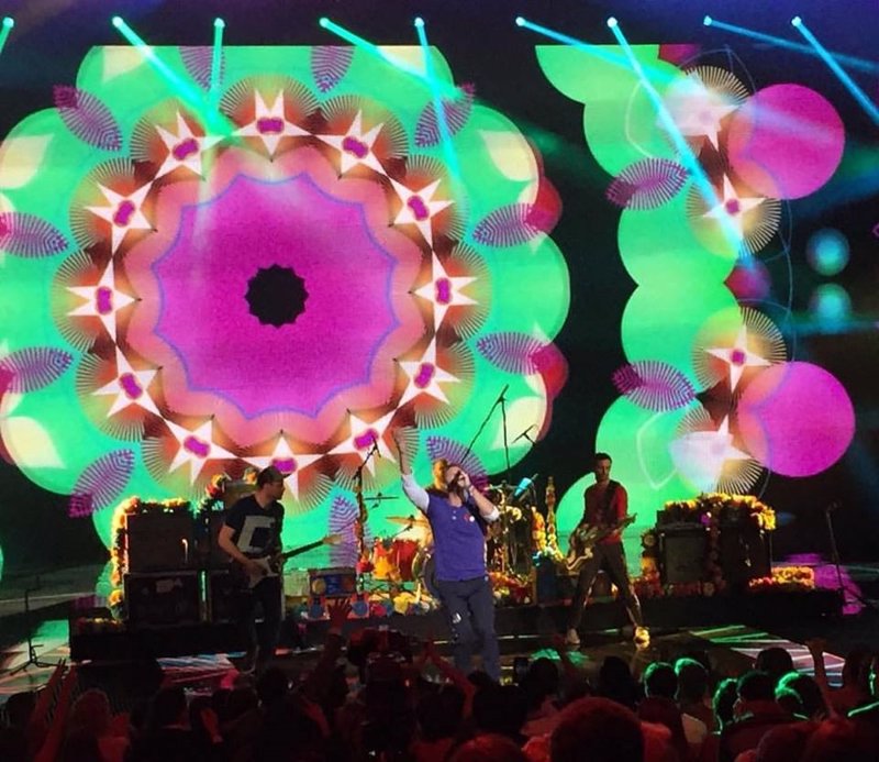 Vídeo: Coldplay tocan en directo Adventure of a lifetime por primera vez Vídeo: Coldplay tocan en directo Adventure of a lifetime por primera vez