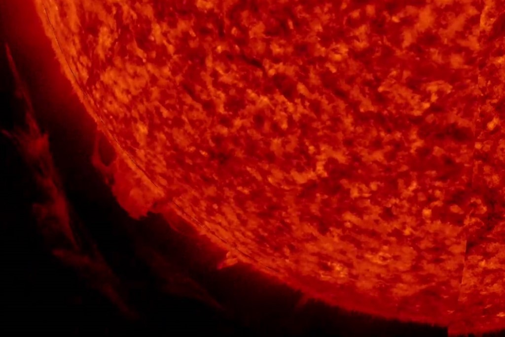 VIDEO El observatorio SDO de la NASA capta una protuberancia solar