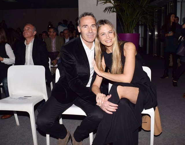 Martina Klein, el mejor apoyo de Álex Corretja en los premios 'Ciudad ...