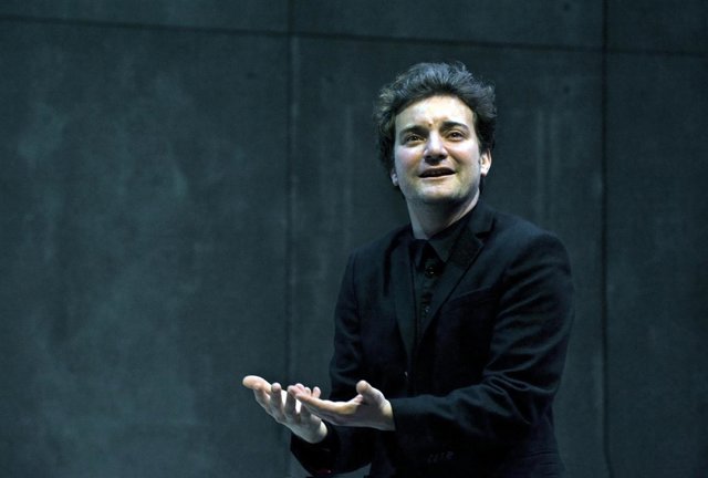 Pol López se convierte en Hamlet en el Teatre Lliure que agota entradas