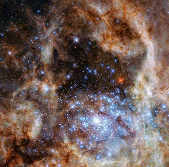 Hubble descubre la mayor aglomeración de estrellas gigantes