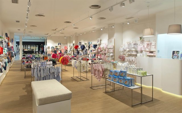 Chicco remodela la primera tienda que abrió en España en el centro ...