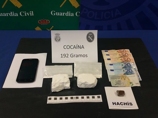 Dos detenidos tras un 'pase' de droga