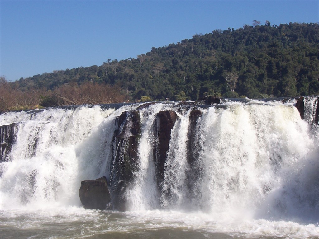 Los saltos de Moconá: unas particulares cataratas longitudinales en ...