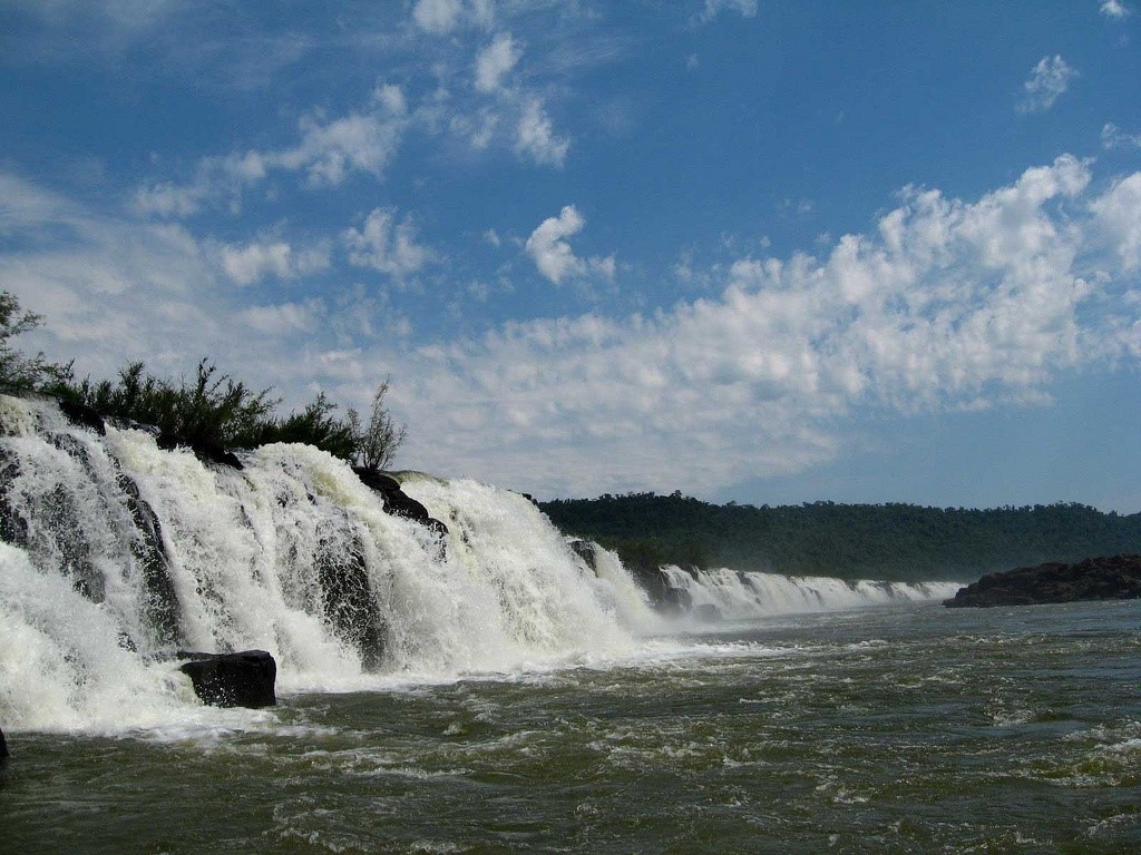 Los saltos de Moconá: unas particulares cataratas longitudinales en ...