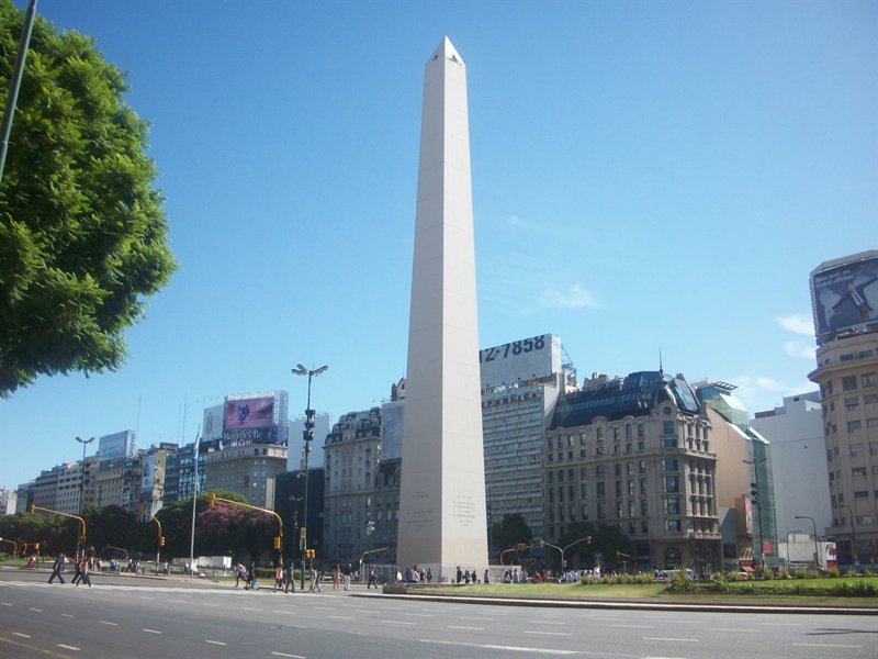 El obelisco de Buenos Aires cumple 80 años