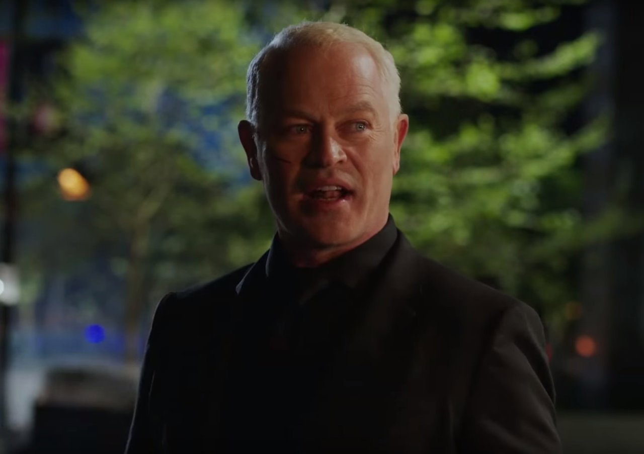 Arrow: Damien Darhk aterroriza Star City en el tráiler del final de la ...