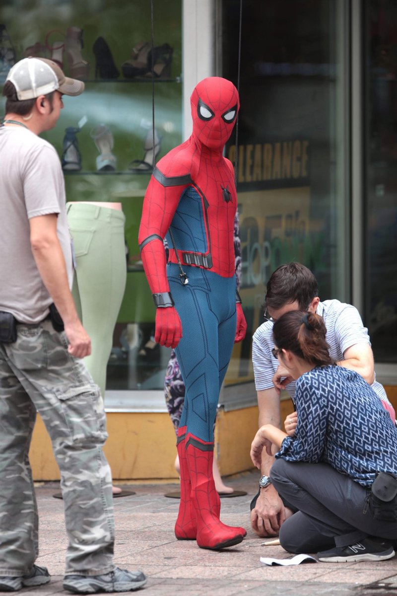Spiderman Homecoming: Tom Holland, colgado en nuevas imágenes del rodaje