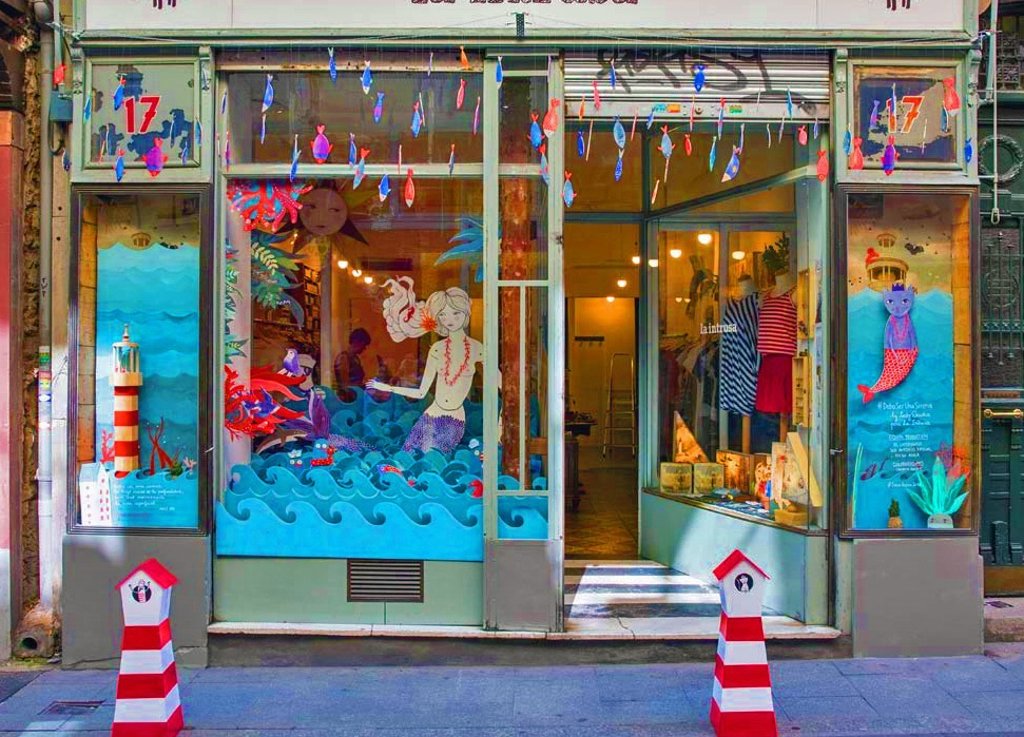 Las tiendas de barrio se reinventan y el comercio resurge