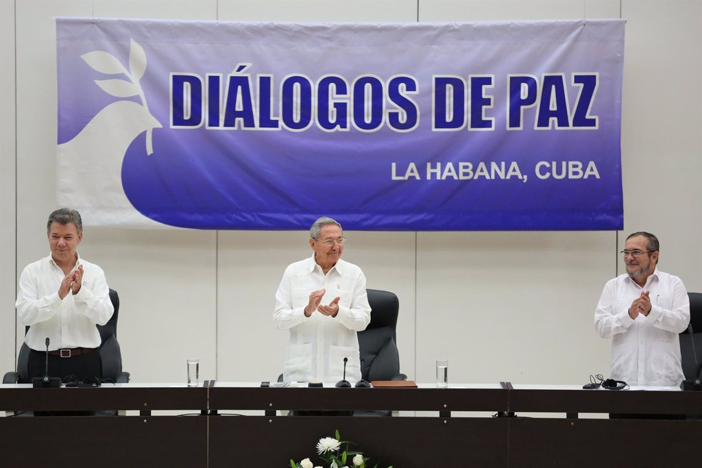 El Mundo Celebra El Acuerdo De Paz Entre Las Farc Y El Gobierno De Colombia