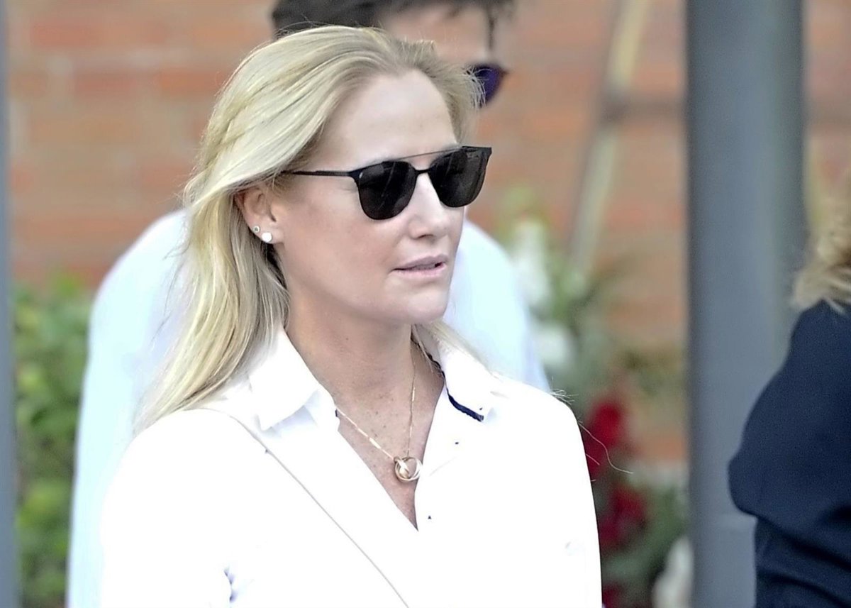 Fiona Ferrer da el último adiós a su madre Mietta Leoni