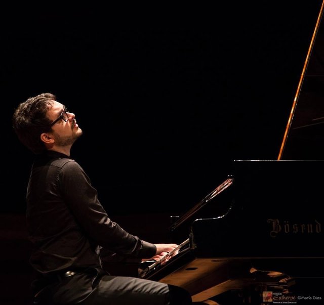 El pianista valenciano Rubén Talón interpreta Beethoven, Chopin y Falla ...