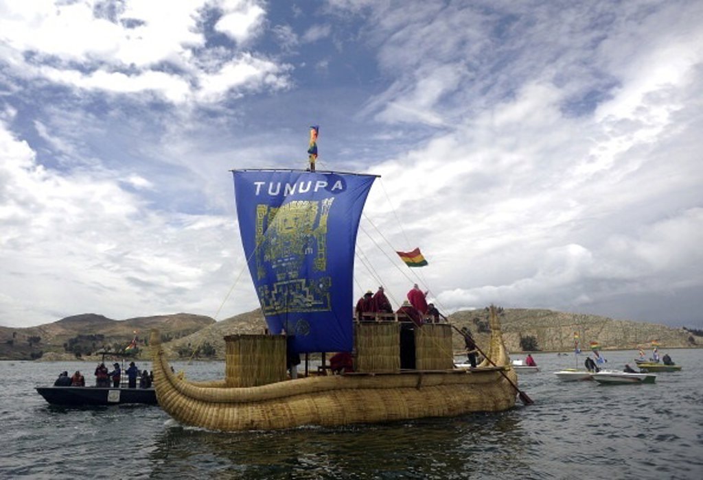 Bolivia manda al mar un barco de juncos de totora que atravesará el ...