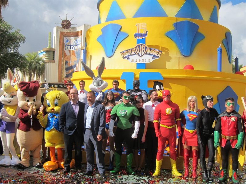 Parque Warner celebra su 15 aniversario con una gran fiesta y nuevos ...