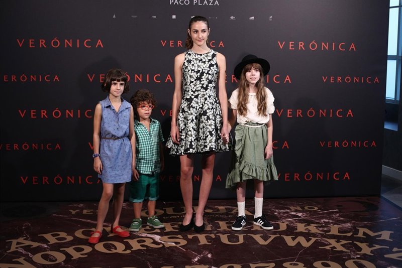 Paco Plaza se pasa al "gótico vallecano" con Verónica: "La adolescencia ...