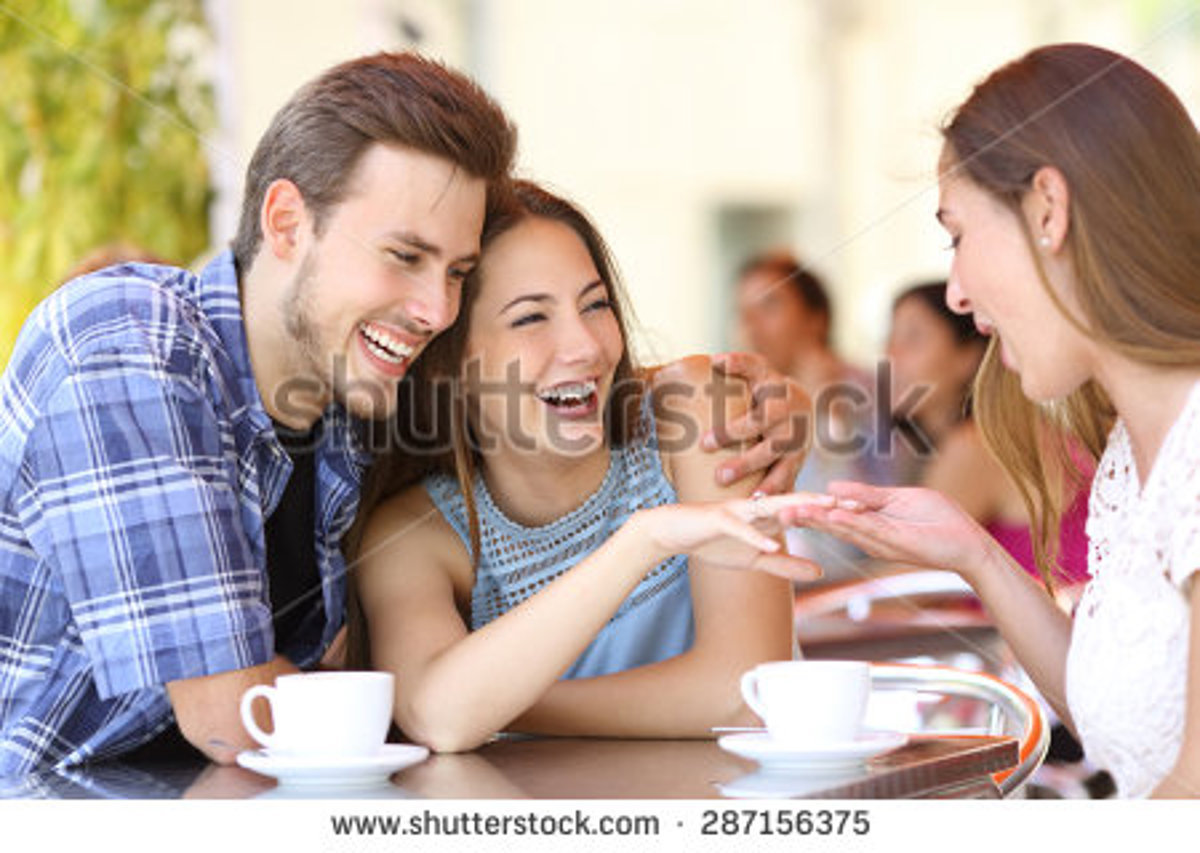 La historia que se ha montado del meme del novio distraído parece una ...