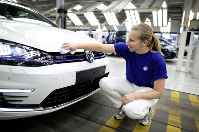 Volkswagen inicia la negociación salarial con los sindicatos en Alemania