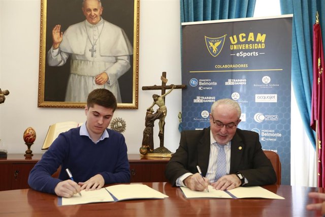 Ángel Pérez (magoangelESP), primer 'youtuber' becado por una ...