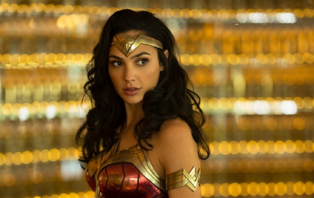 Primera imagen oficial del nuevo traje de Wonder Woman 1984