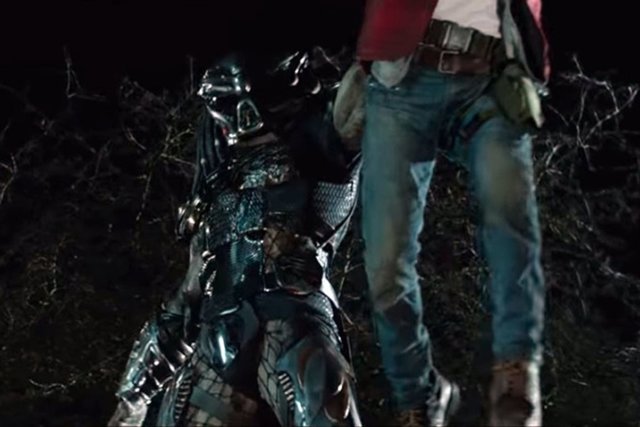 Los perros depredadores atacan en el nuevo clip de Predator