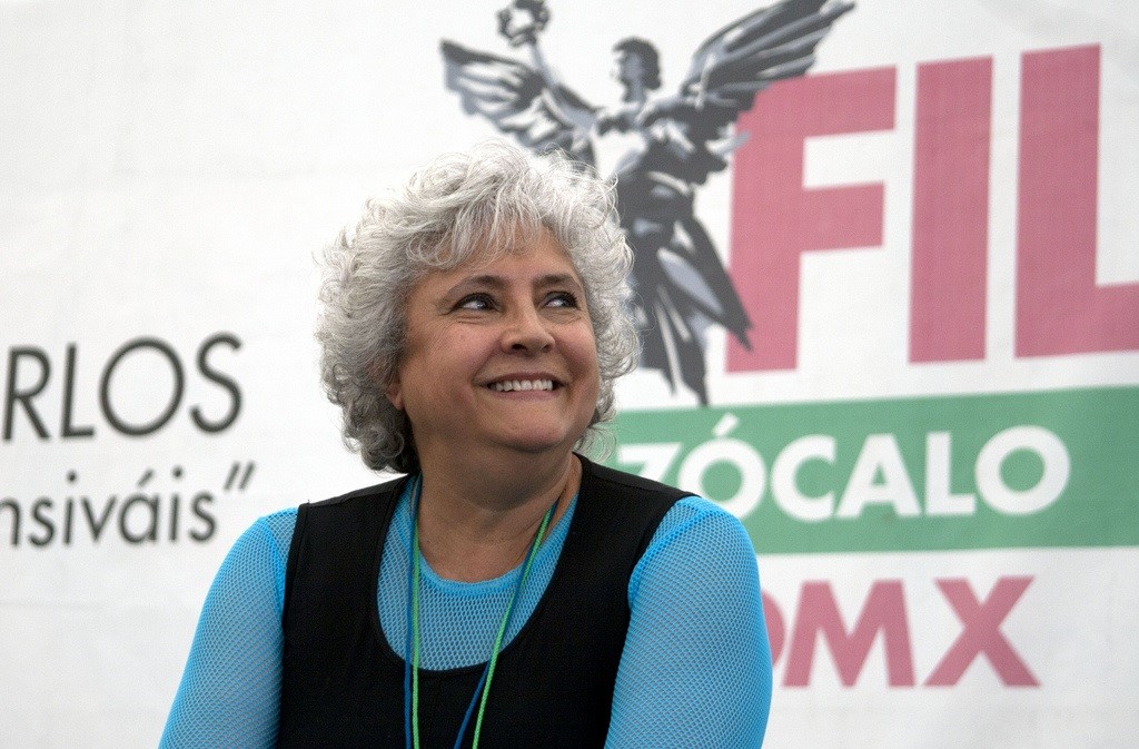 Laura Esquivel, autora de 'Como agua para chocolate', cumple 68 años