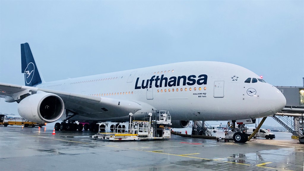 El primer A380 de Lufthansa con el nuevo diseño aterriza en Alemania
