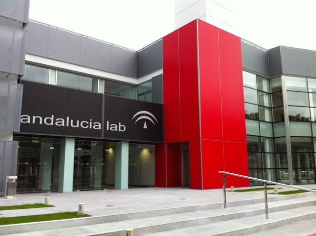 Andalucía Lab programa 200 acciones para formación tecnológica dirigida ...