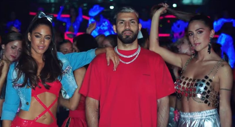 El Kun Agüero De Fiesta Con Tini Y Greeicy En El Sensual Videoclip De 22