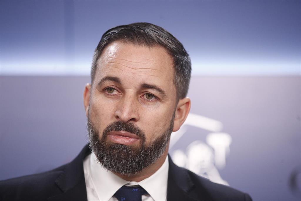 Abascal pide que "nadie se alarme": La enmienda a la totalidad a los ...