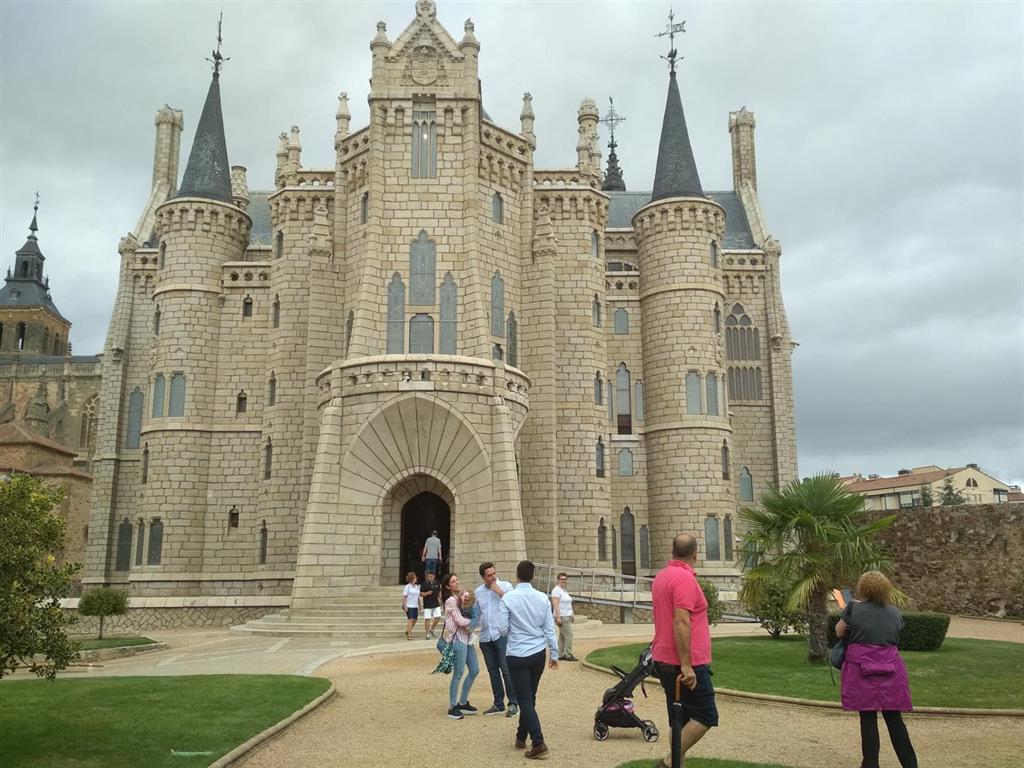 El Palacio de Gaudí de Astorga (León) recibe más de 30.000 visitantes ...