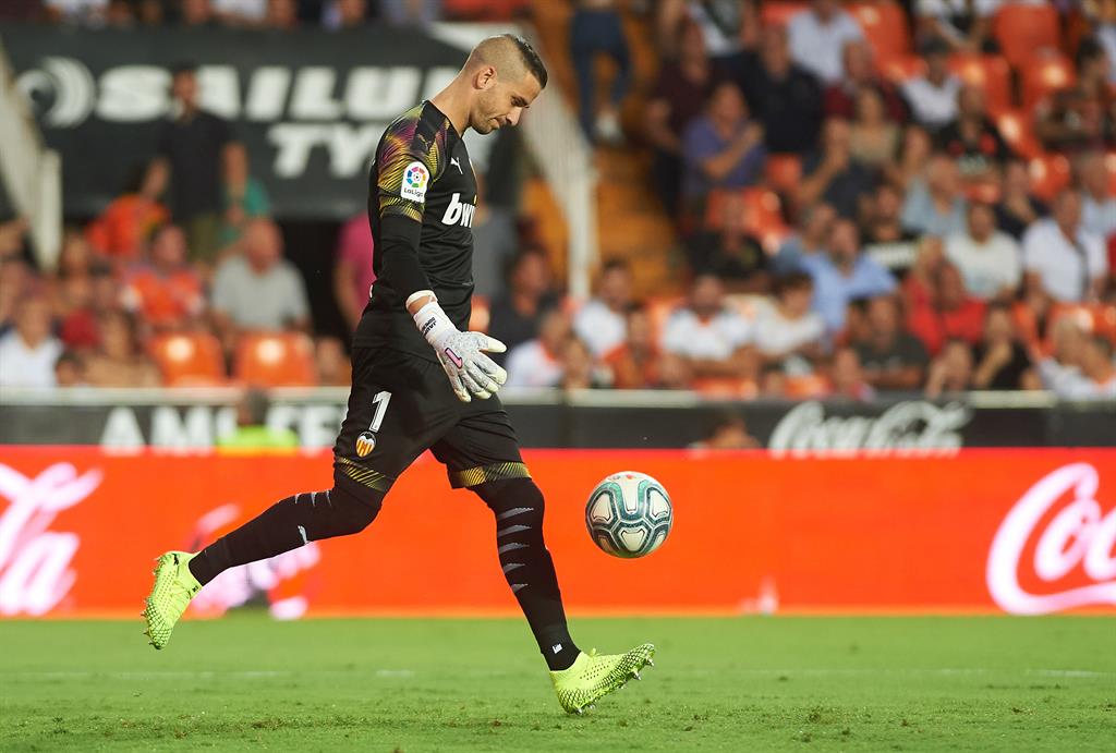 Jaume Doménech renueva con el Valencia hasta 2023
