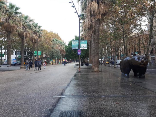 La Rambla del Raval estrena nuevos espacios mejorados para el uso vecinal