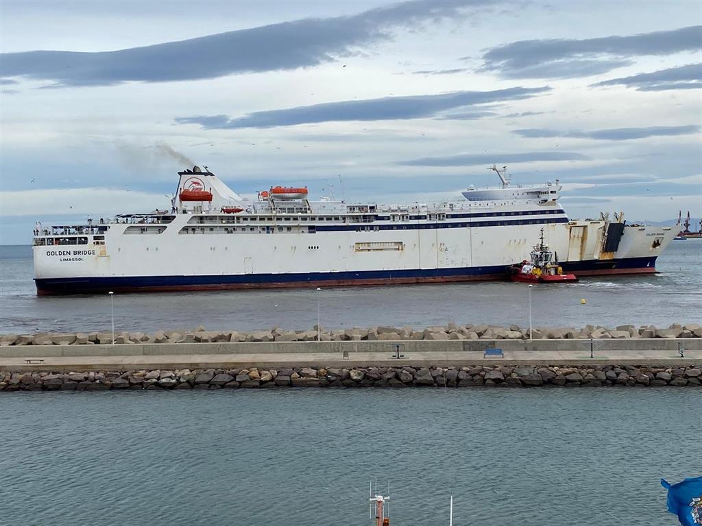 El ferry Melilla-Motril sale con dos horas y media de retraso tras ...