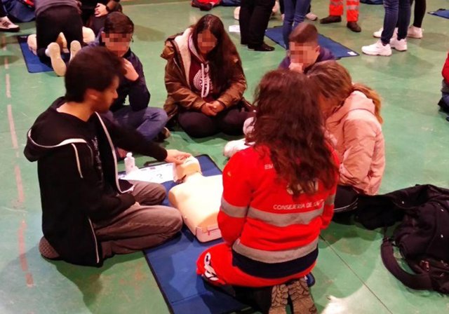 El servicio de Emergencias 061 entrena en primeros auxilios a alumnos ...