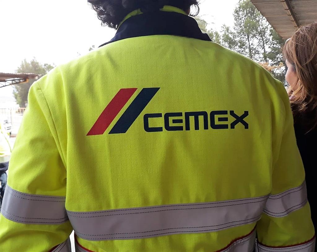 Cemex detiene su producción en México hasta el 30 de abril por el ...