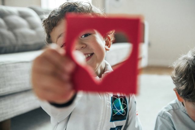 Los 4 pilares que identifican a un niño altamente sensible