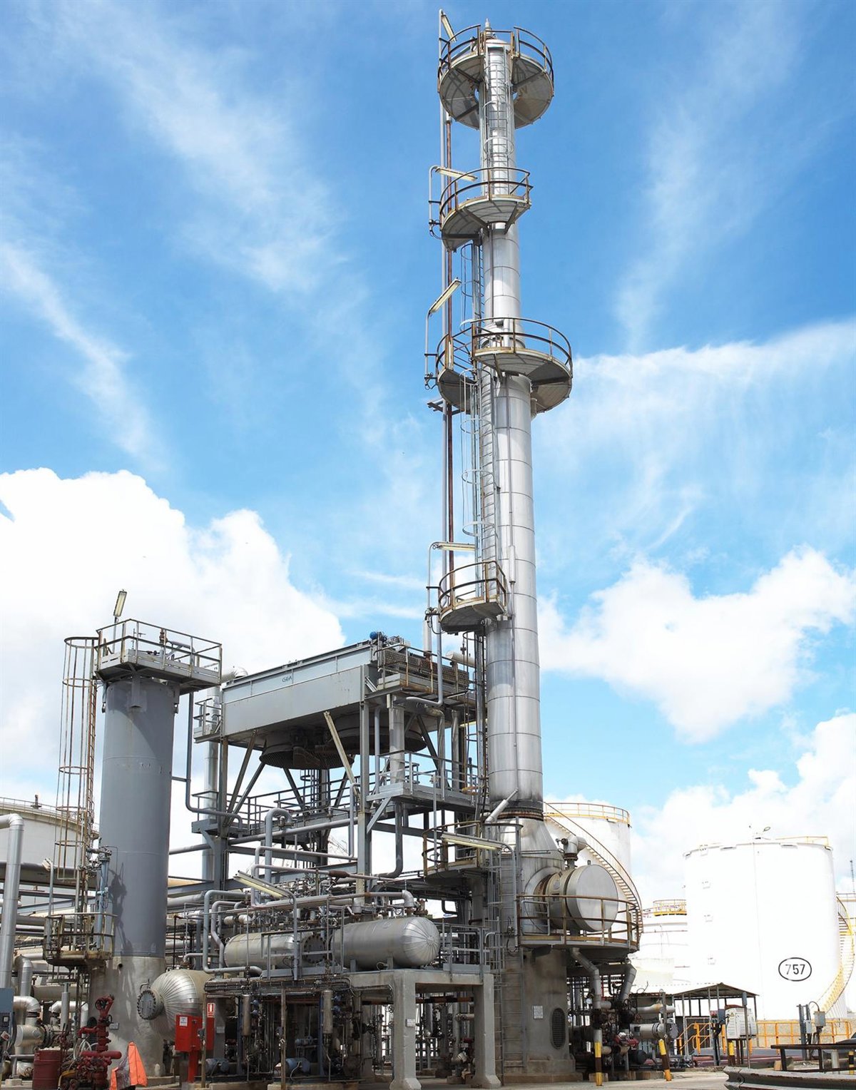 Cepsa realiza en 2019 una inversión de 200 millones en sus centros de ...