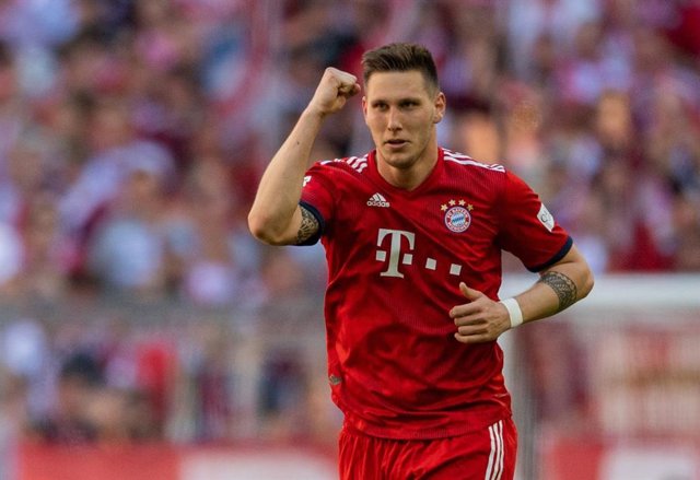El defensa del Bayern Niklas Süle da positivo por coronavirus