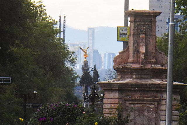 México.- Feministas rebautizan la glorieta de Colón de Ciudad de México ...