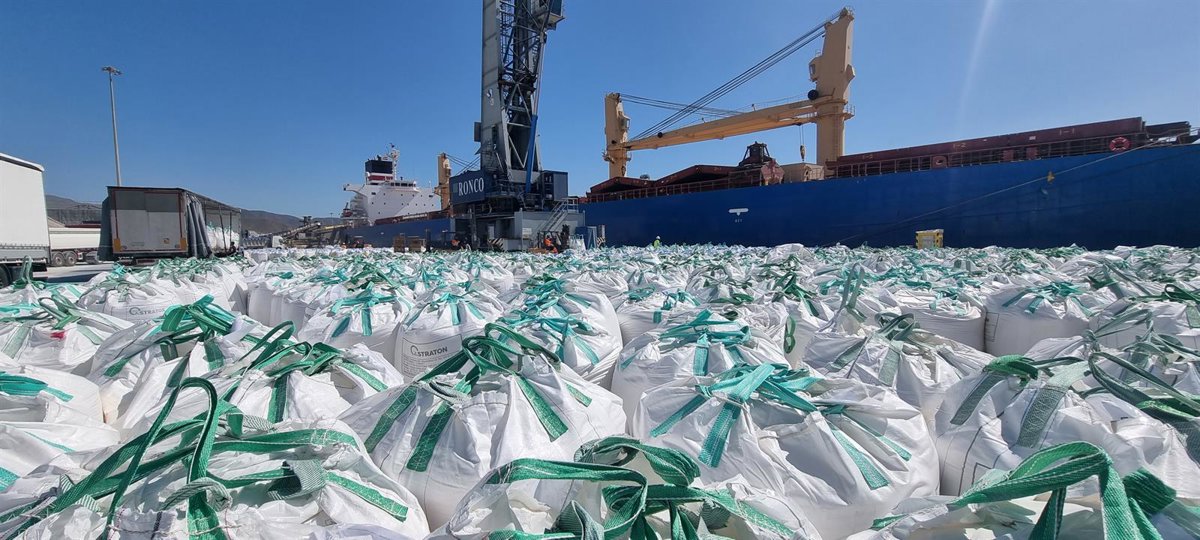 El Tráfico De Mercancías Crece Un 7 5 En El Puerto De Almería Hasta Abril