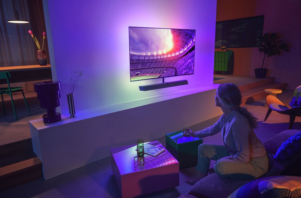 El nuevo televisor OLED+937 de Philips integra tecnología Ambilight ...