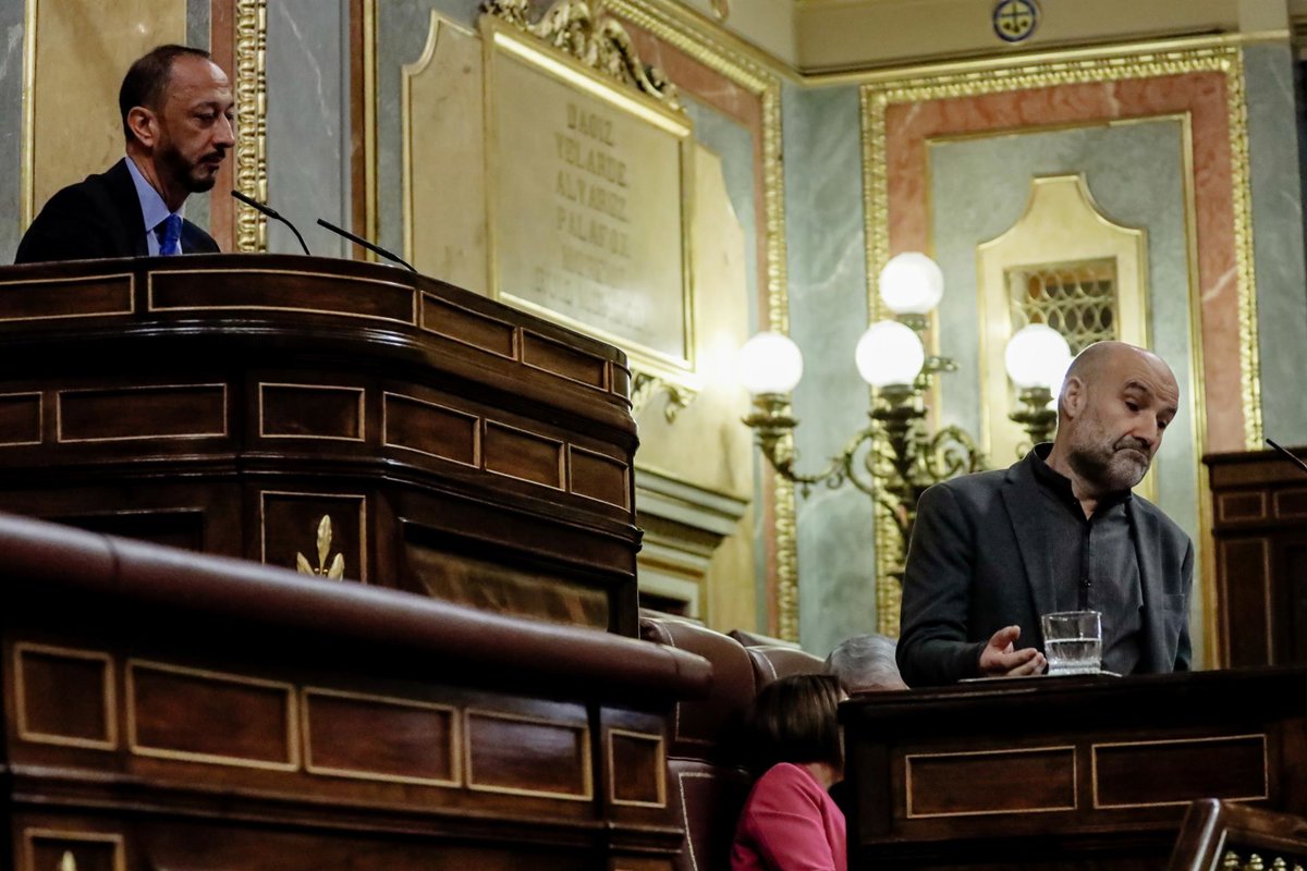 Regañina a Unidas Podemos y BNG en el Congreso por vincular monarquía ...