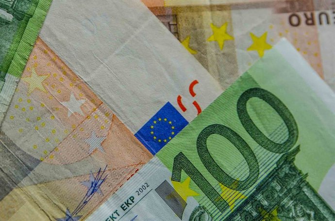 Corporate y M&A.- El importe de las operaciones en España cayó un 11% ...