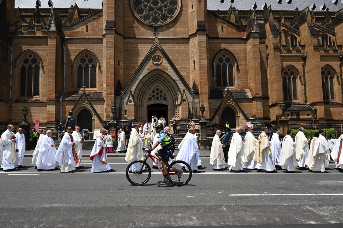 Australia Cientos De Personas Protestan En Sídney Durante El Funeral